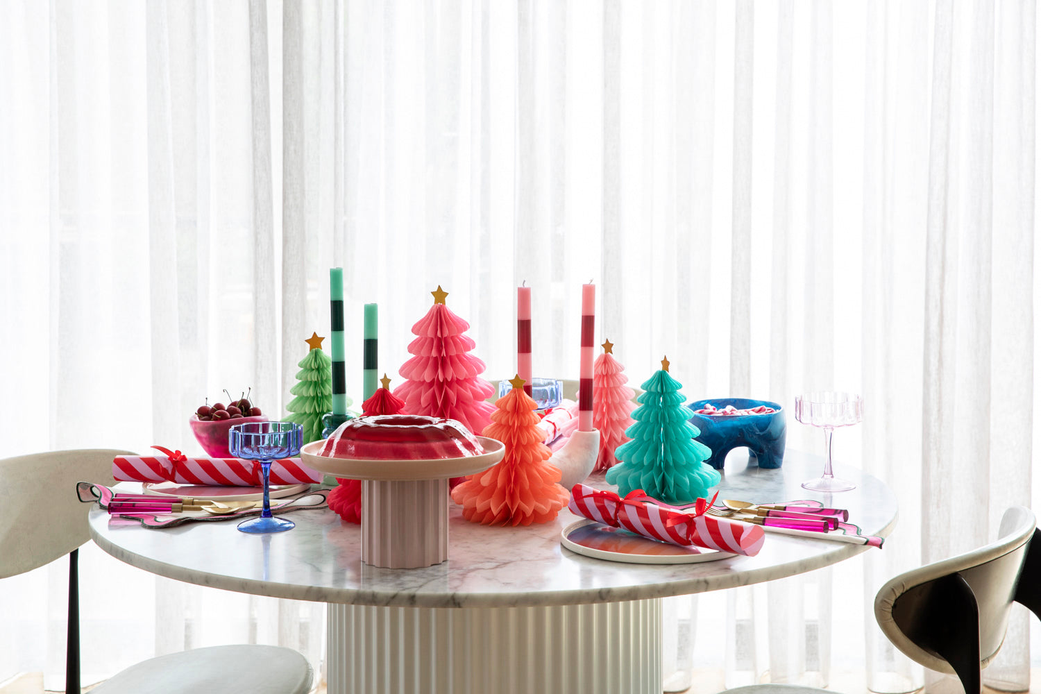 Embracing the Magic of Colourful Christmas Table Decor – Beeline Design
